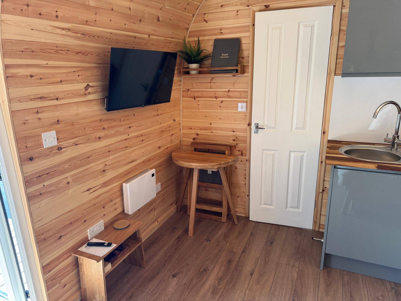 Pods Accommodation Booking – Oakwood Farm Chester